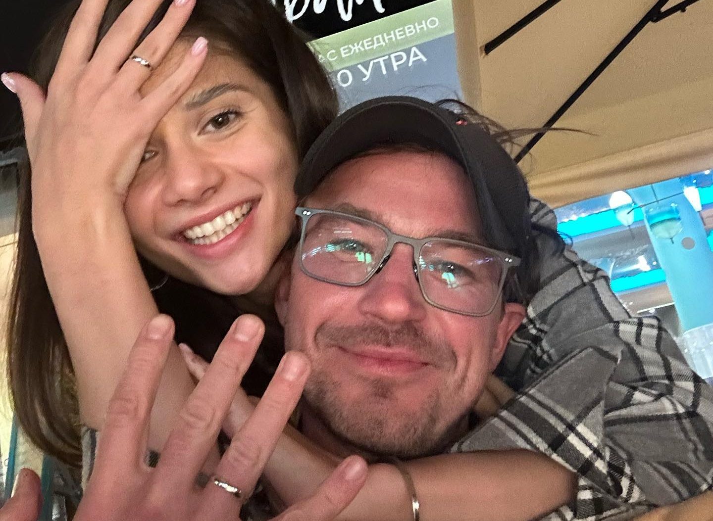 Александр Петров рассказал, что неожиданно скоро женился на новой девушке - Mama.md